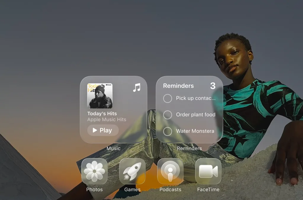 אפל שחררה את iOS 26: עם עיצוב "זכוכית נוזלית" ויכולות AI משודרגות | The Verifier